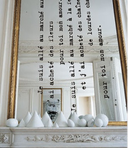 How to Decorate Mirrors with Writing on Them