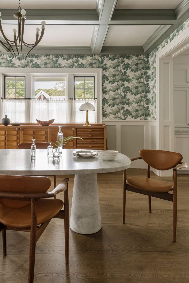 15 Modern White Marble Dining Tables for a Well-Designed Home
