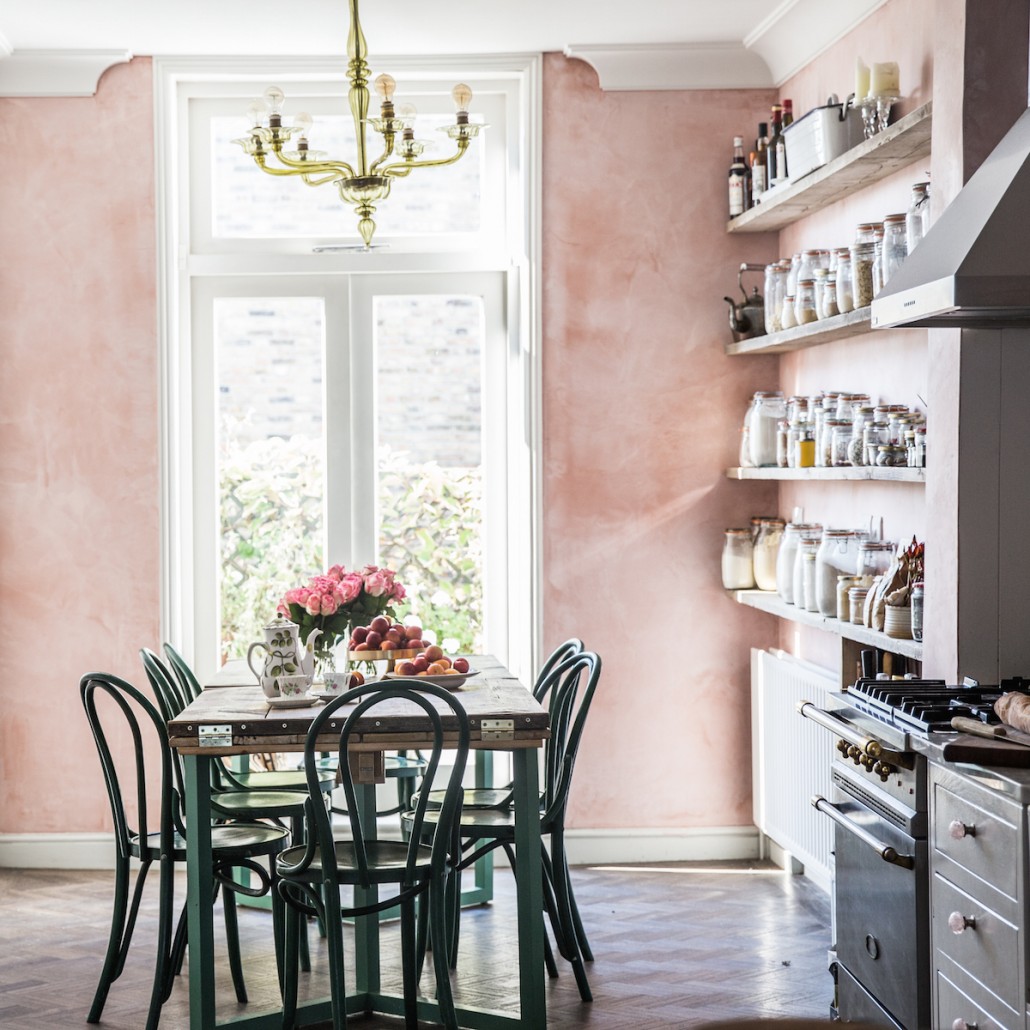 5 Ways to Create a Dreamy Ambiance with Pink Walls in Your Home
