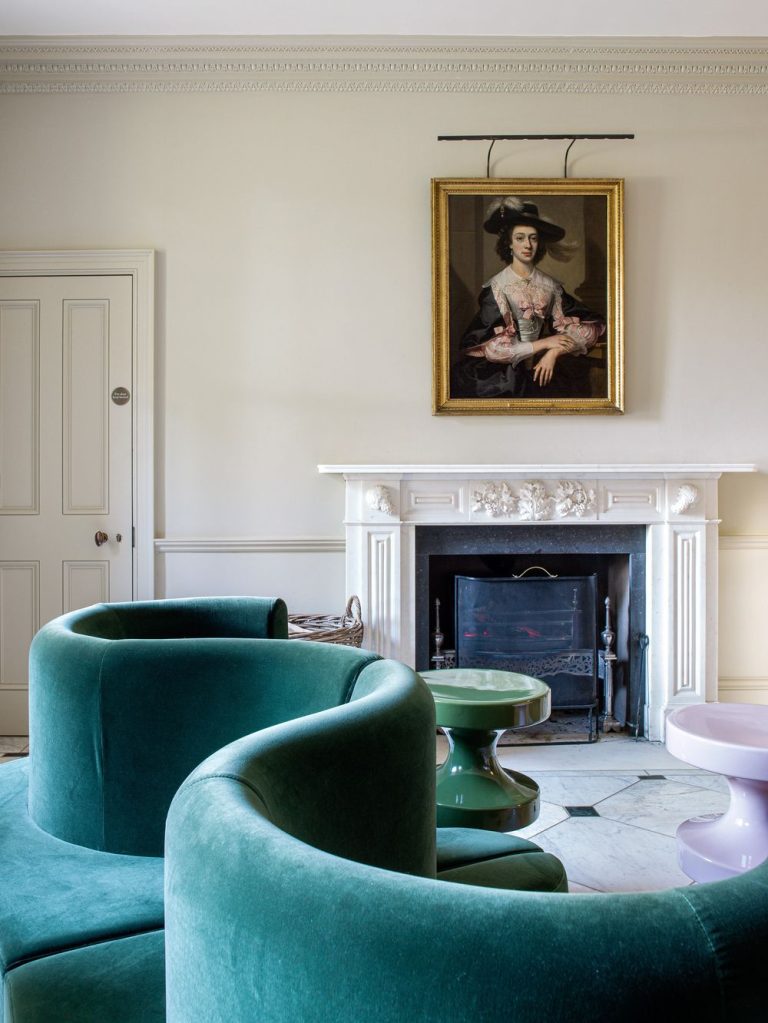 5 Gorgeous European Style Living Rooms