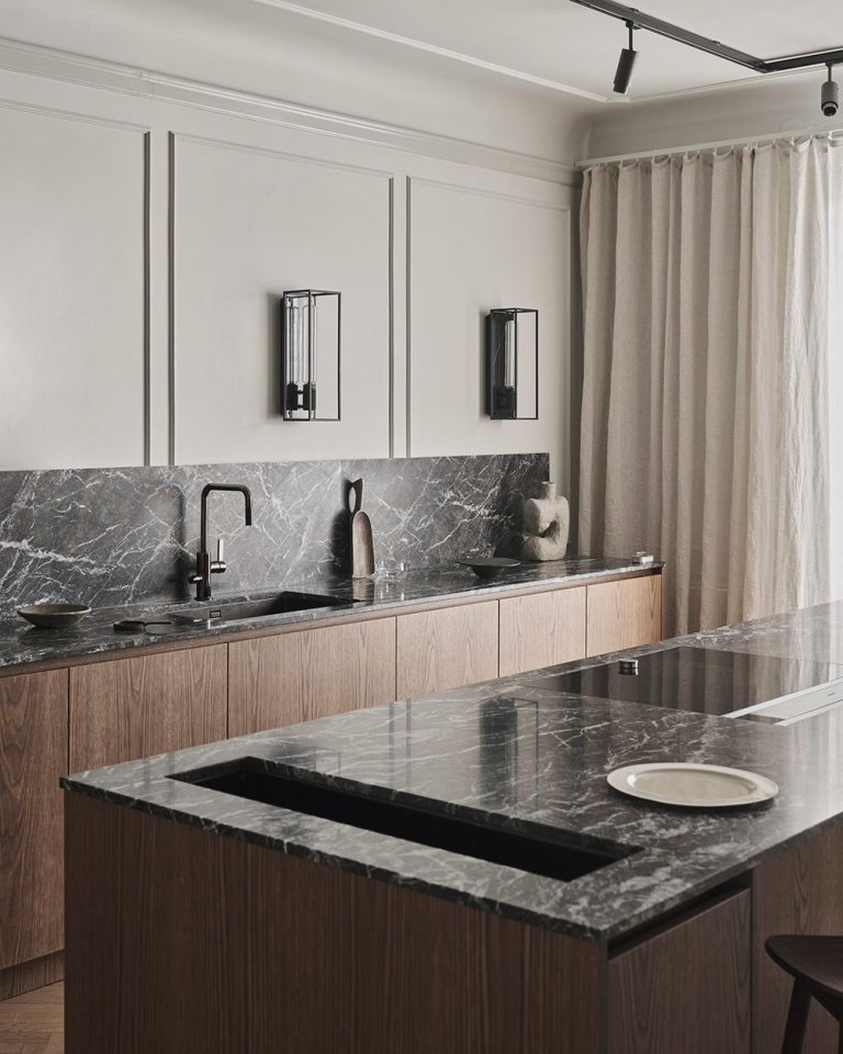 9 Stunning Black Marble Kitchen Design Ideas