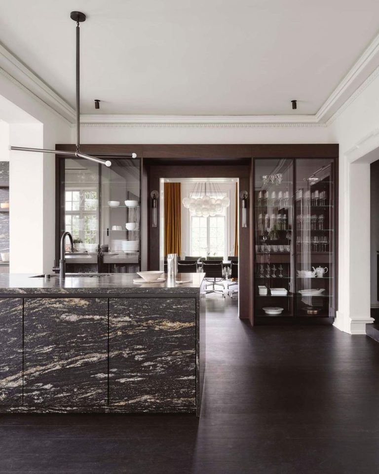 9 Stunning Black Marble Kitchen Design Ideas