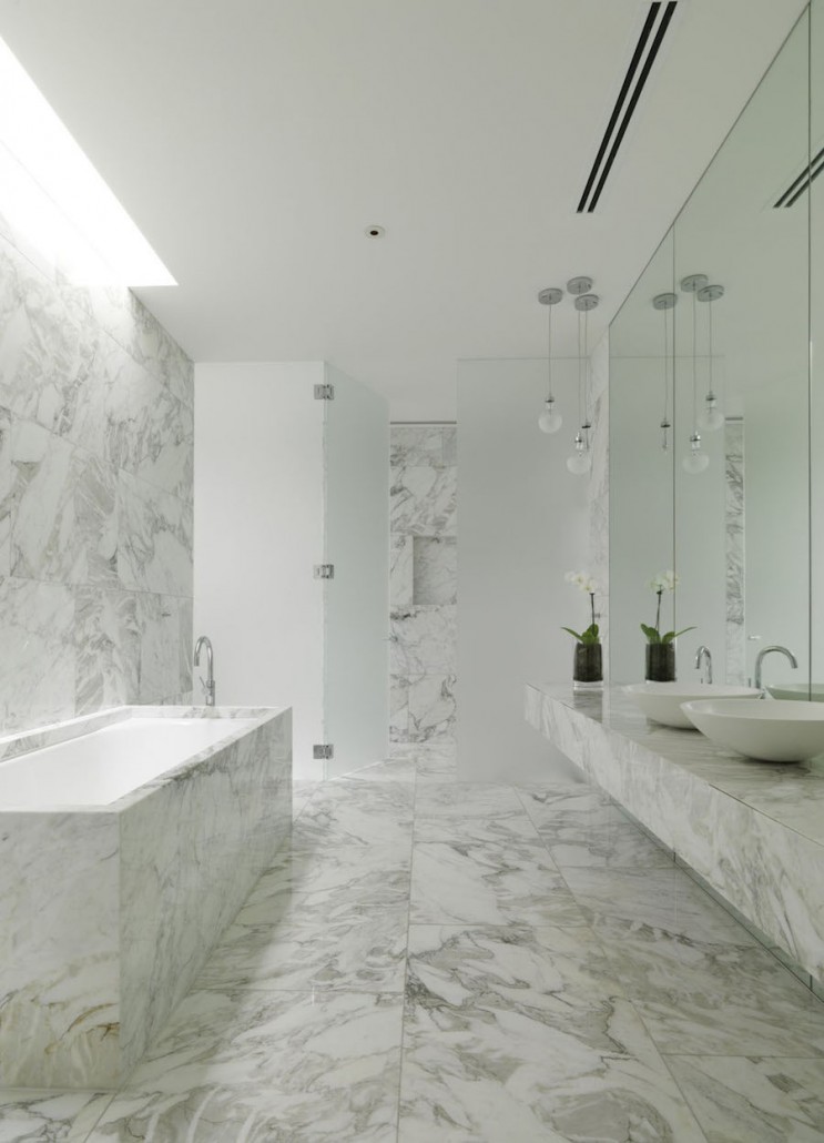 34 Stunning Marble Bathrooms with Silver Fixtures