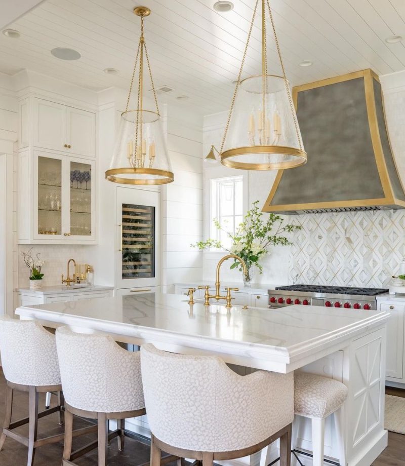 10 Beautiful White and Gold Kitchen Designs for Inspiration
