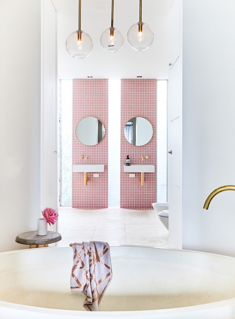 12 Gorgeous Pink Bathroom Tile Ideas