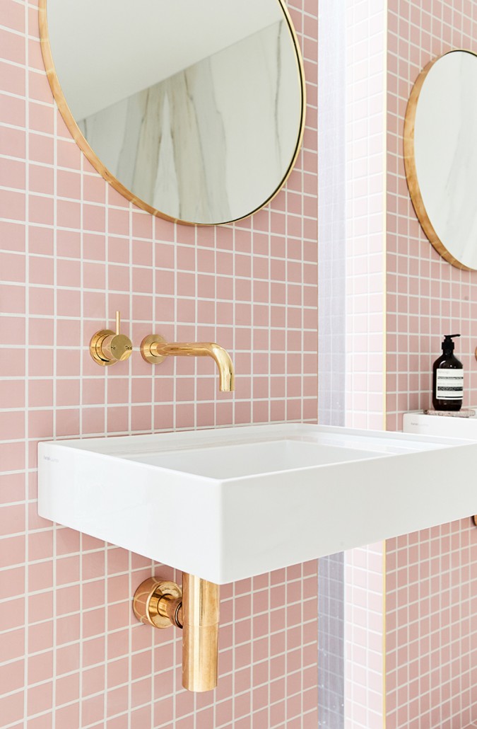 12 Gorgeous Pink Bathroom Tile Ideas