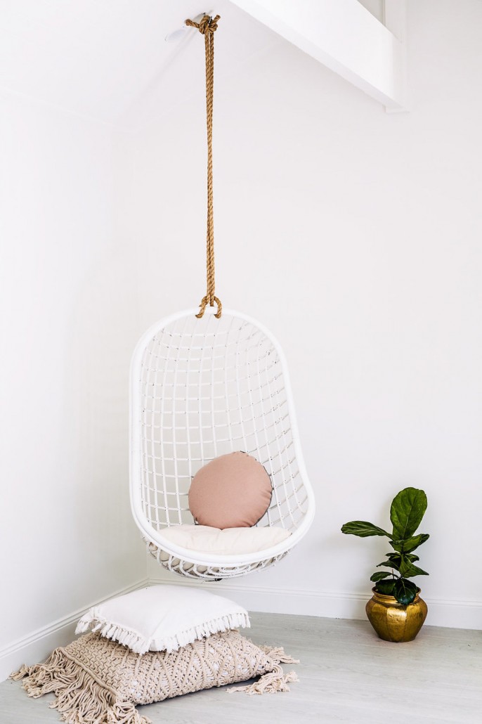 10 Best Hanging Chairs (Swingasans) for Your Home