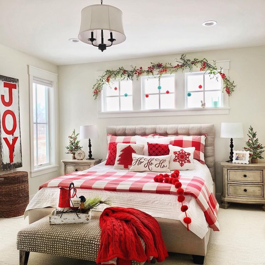25 Christmas Bedroom Decor Ideas For A Cozy Holiday Bedroom 