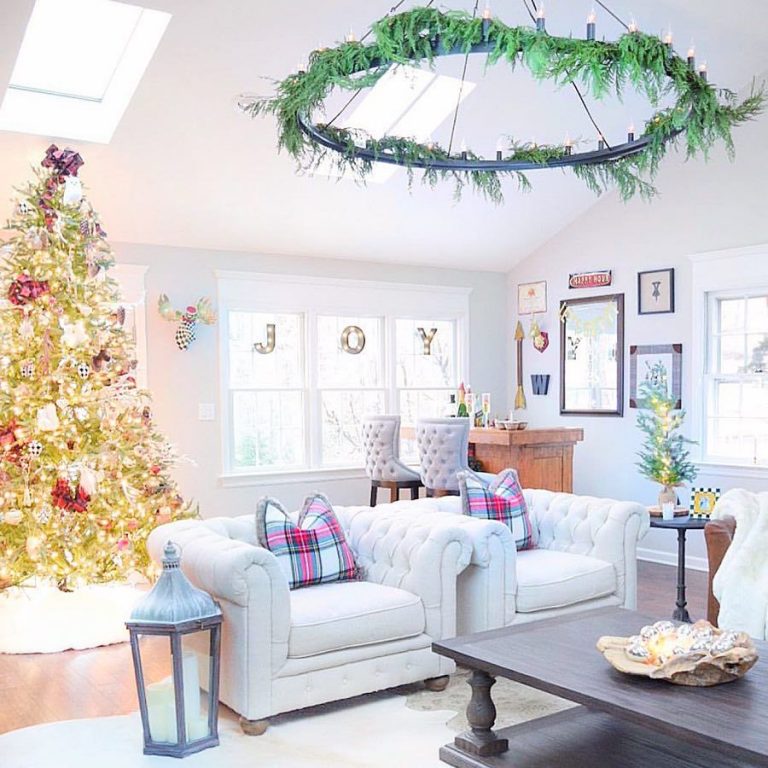 19 Festive Christmas Living Room Decor Ideas