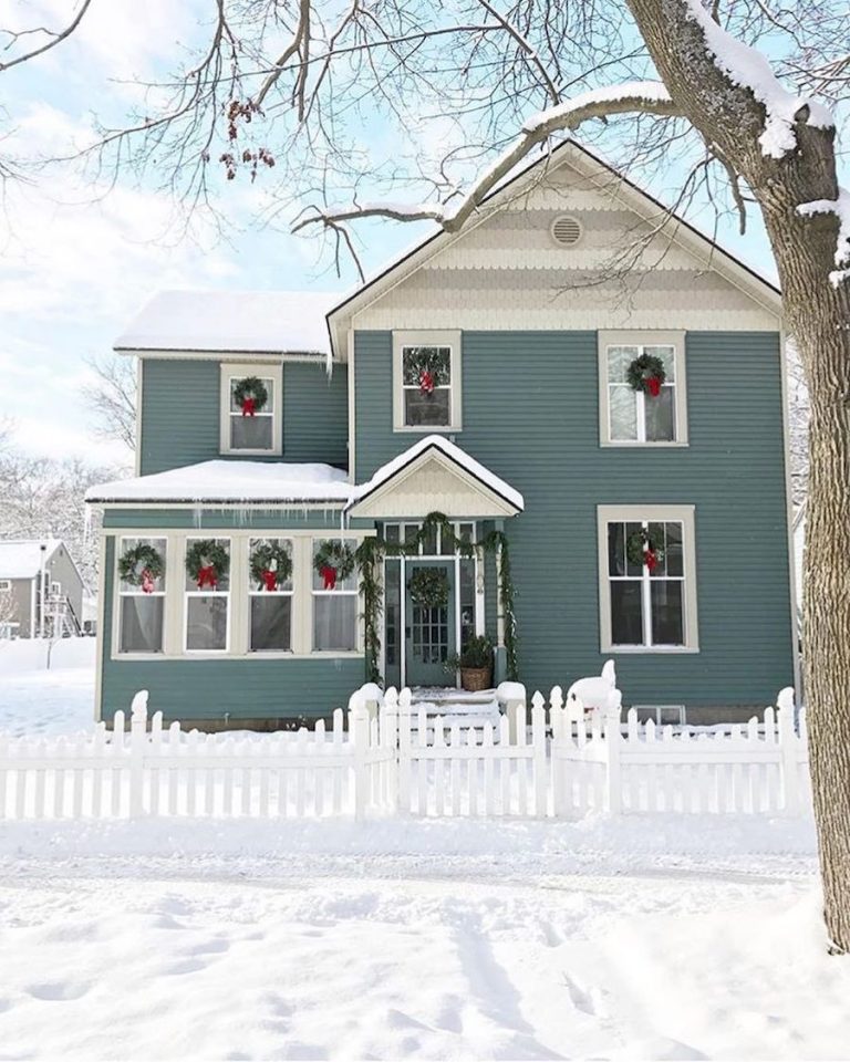 15 Christmas House Decor Ideas for Outside