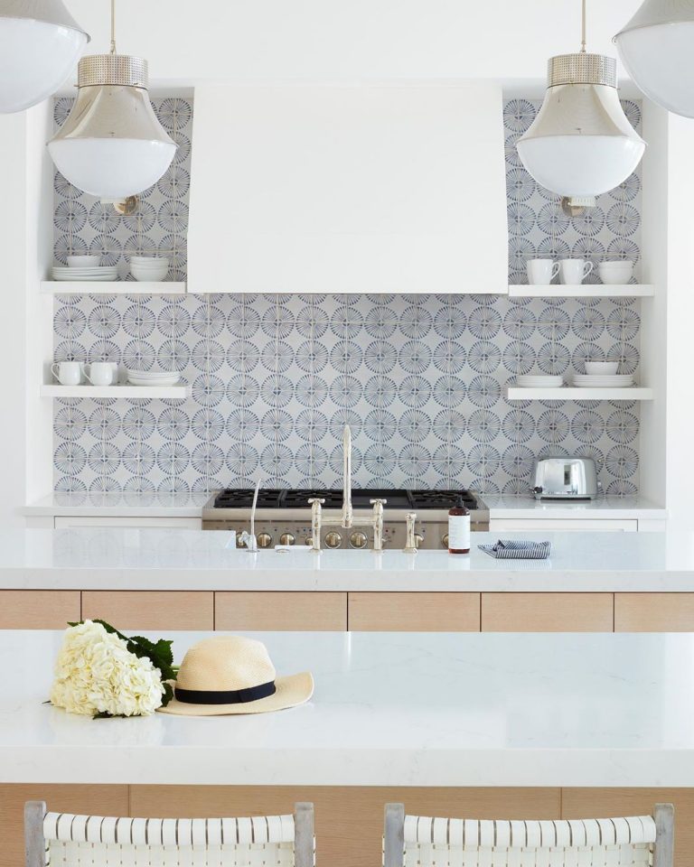23 Coastal Kitchen Decor Ideas for a Modern Beach Home