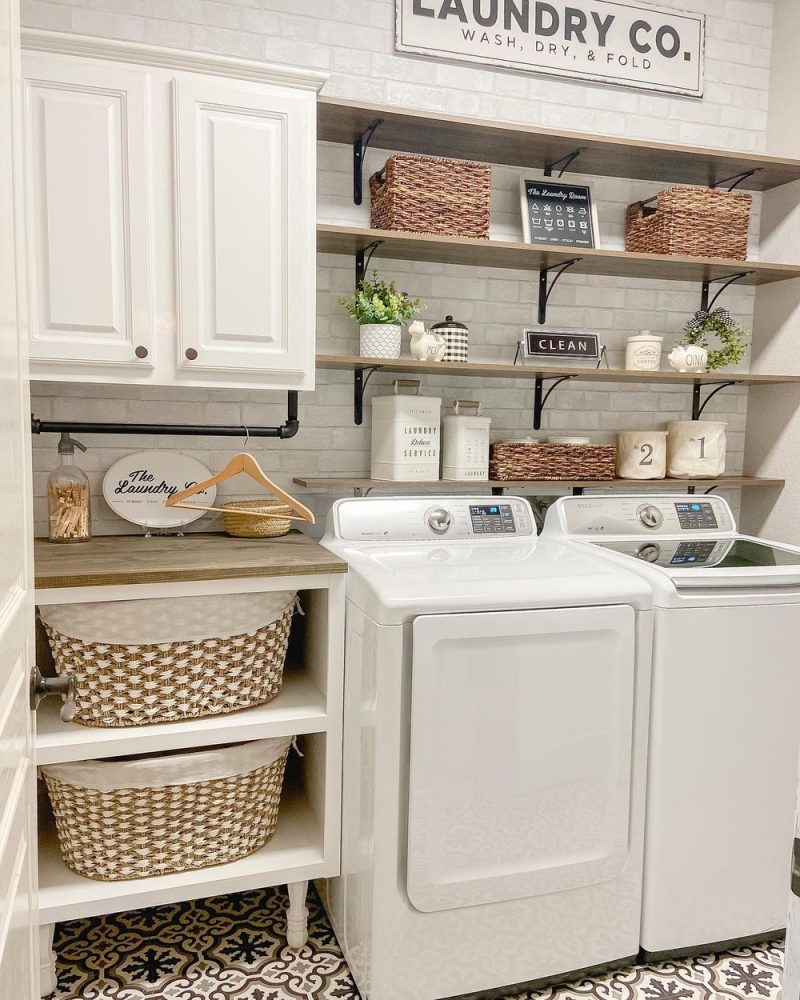 15 Gorgeous Farmhouse Laundry Room Decor Ideas