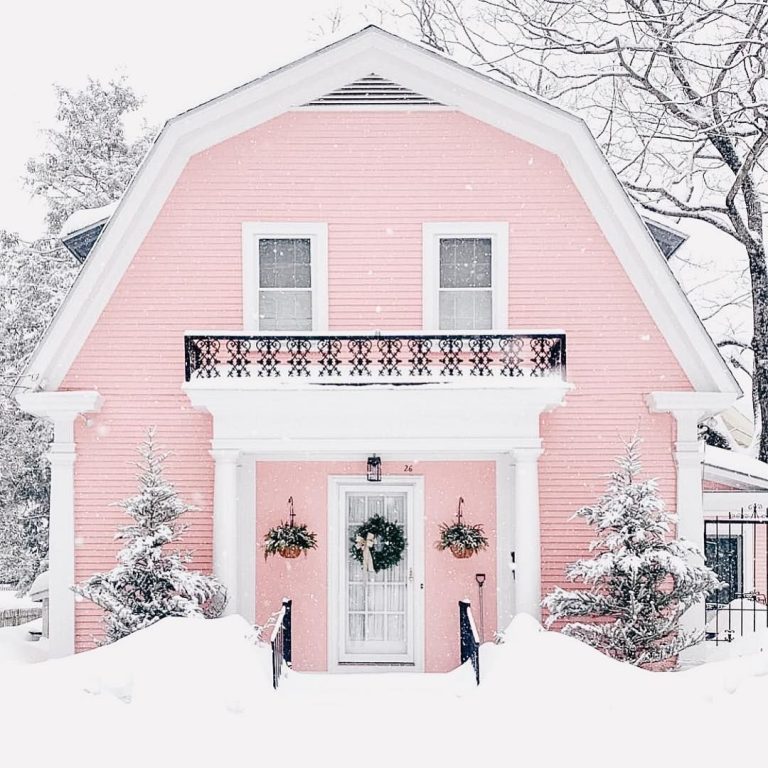 15 Beautiful Pink Houses that Barbie Would Totally Love!