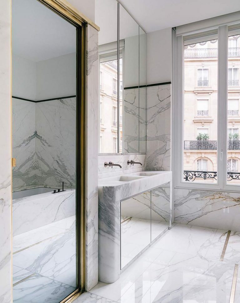 10 Must-See Parisian Bathroom Decor Ideas