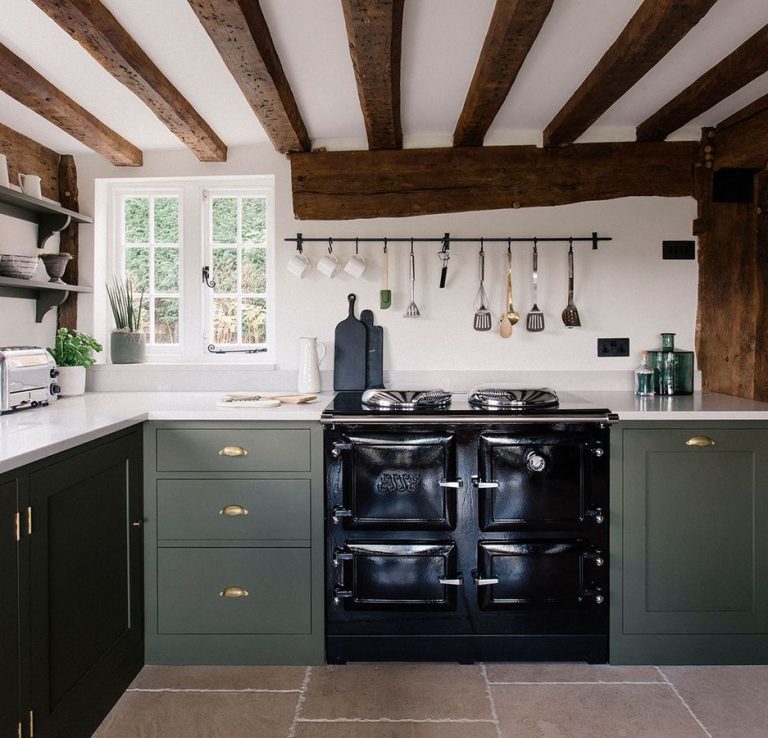 25 Rustic English Country Kitchen Decor Ideas for Cottage Cooking