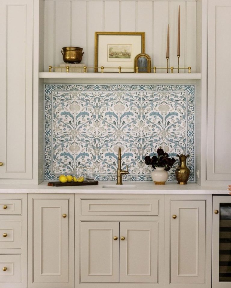 7 Stunning Kitchen Backsplash Ledge Ideas for a Beautiful Display