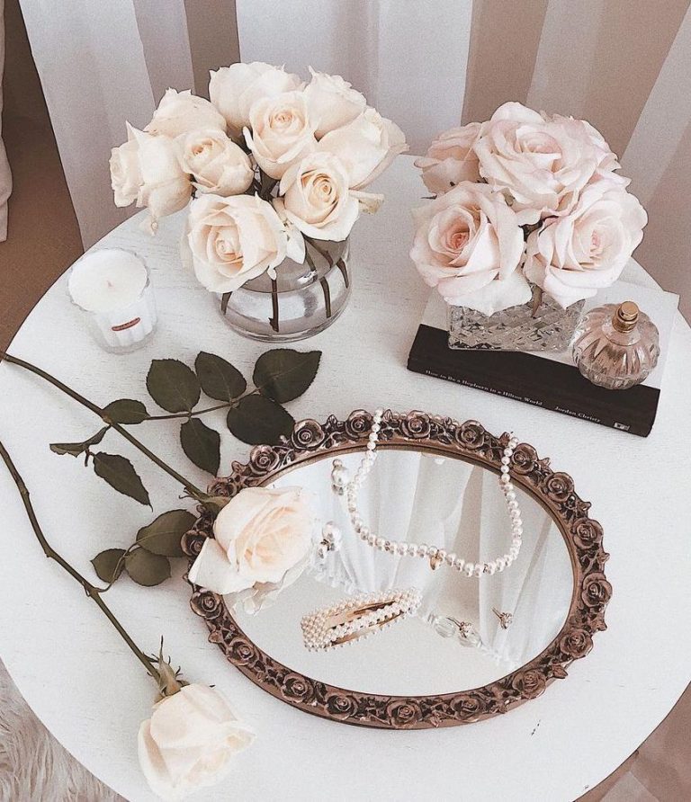 15 Glam Vignettes for Decorating Inspiration