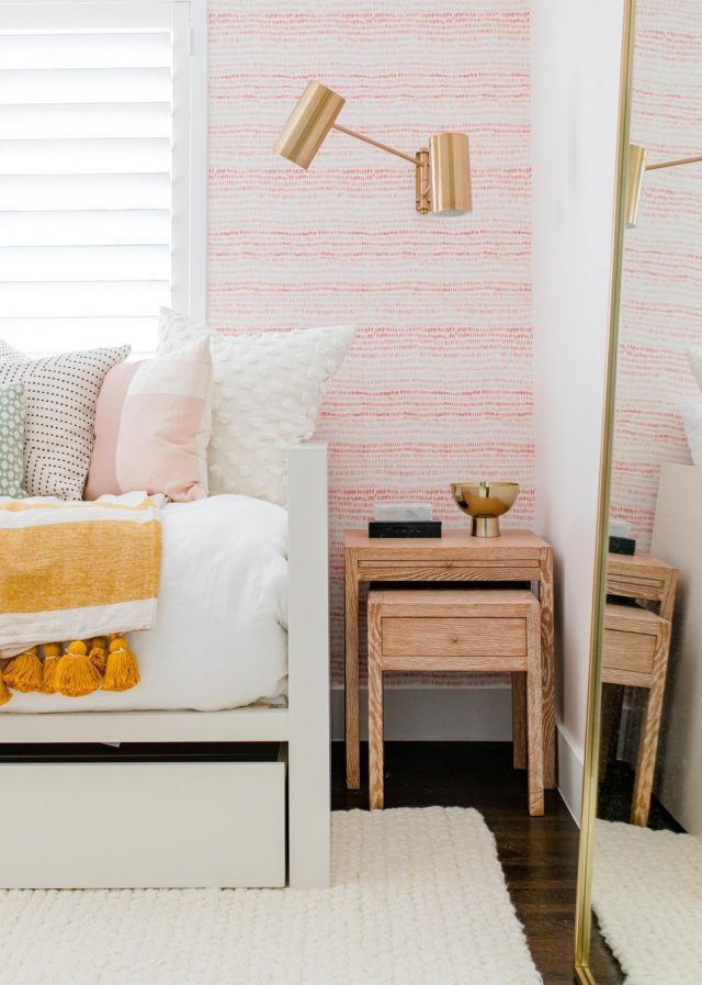 12 Tropical Nightstands for Island Homes