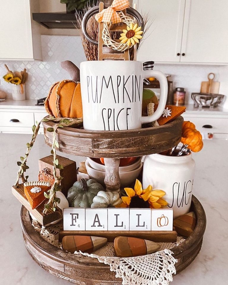 23 Marvelous Farmhouse Fall Decor Ideas for Your Home