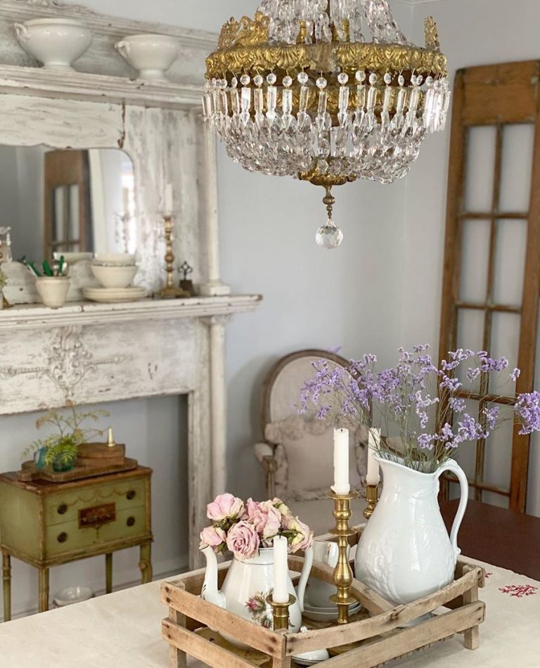 11 French Country Vignettes for Decor Inspiration
