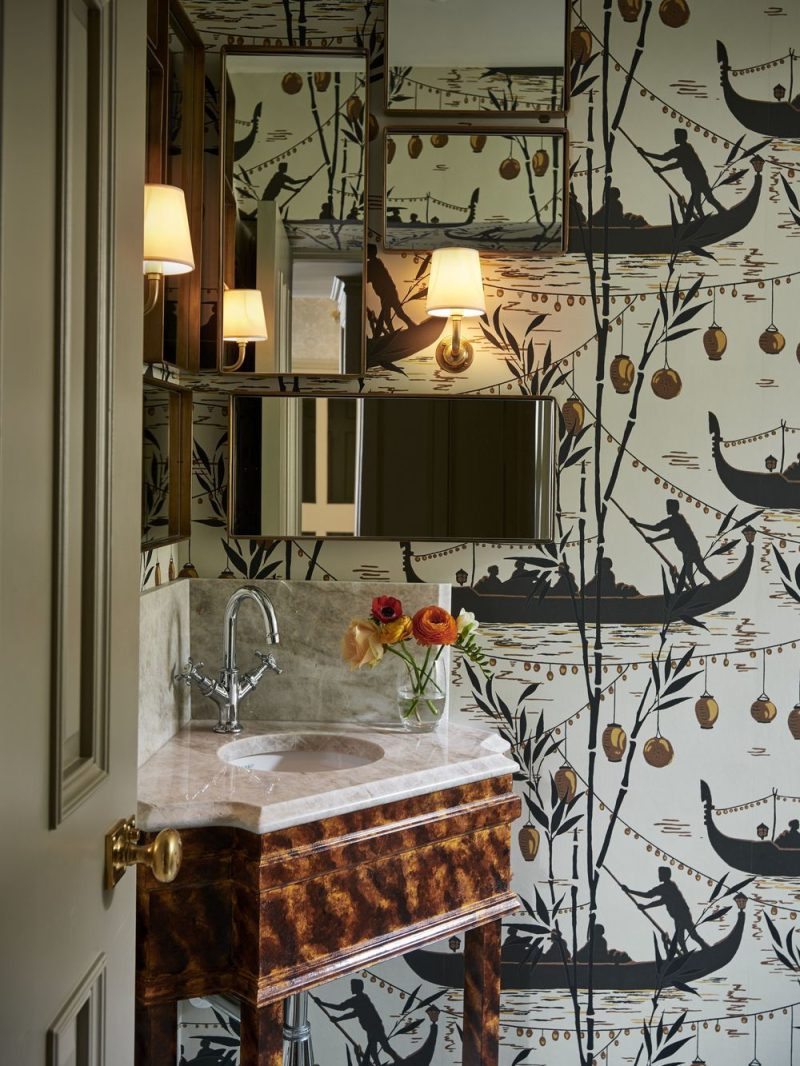 29 Traditional Bathroom Decor Ideas that Honor Classic Design