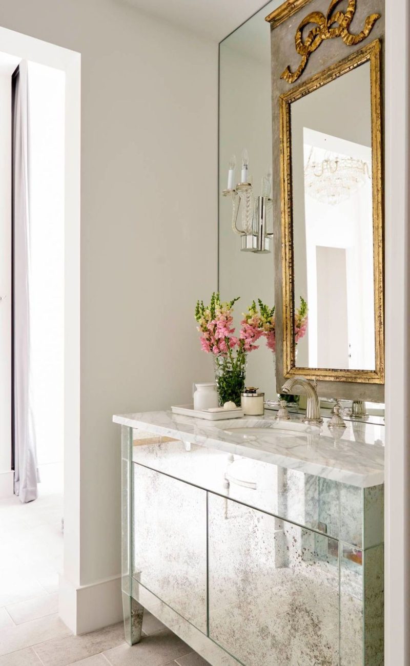 27 Vintage Bathroom Design Ideas to Transport You to a Bygone Era