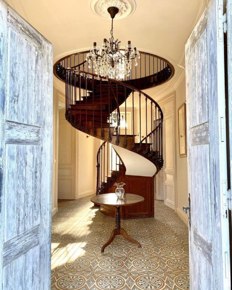 7 Stunning French Country Staircases