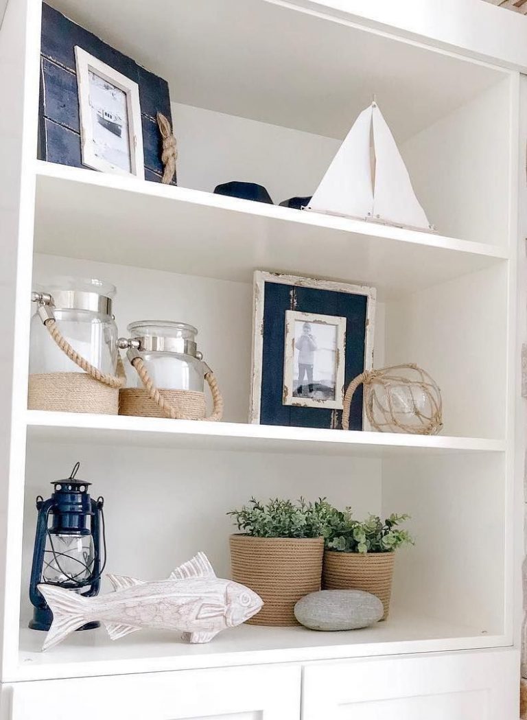 7 Coastal Bookshelf Decor & Styling Ideas