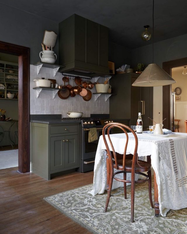 5 Industrial Breakfast Nook Ideas