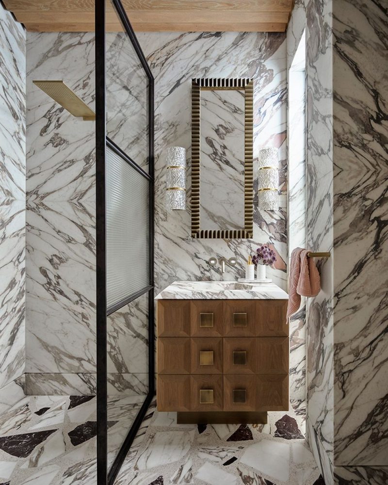 10 Stunning Marble Shower Ideas