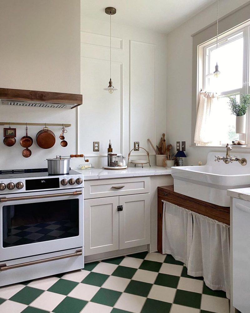 10 Checkered Kitchen Floor Design Ideas