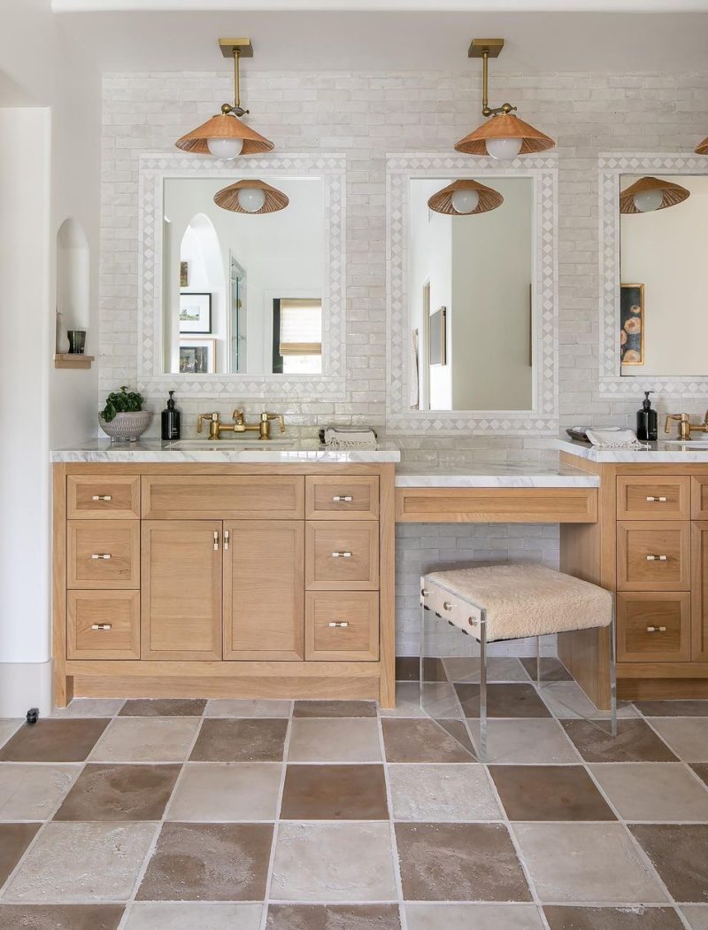 11 Checkered Floor Bathroom Ideas