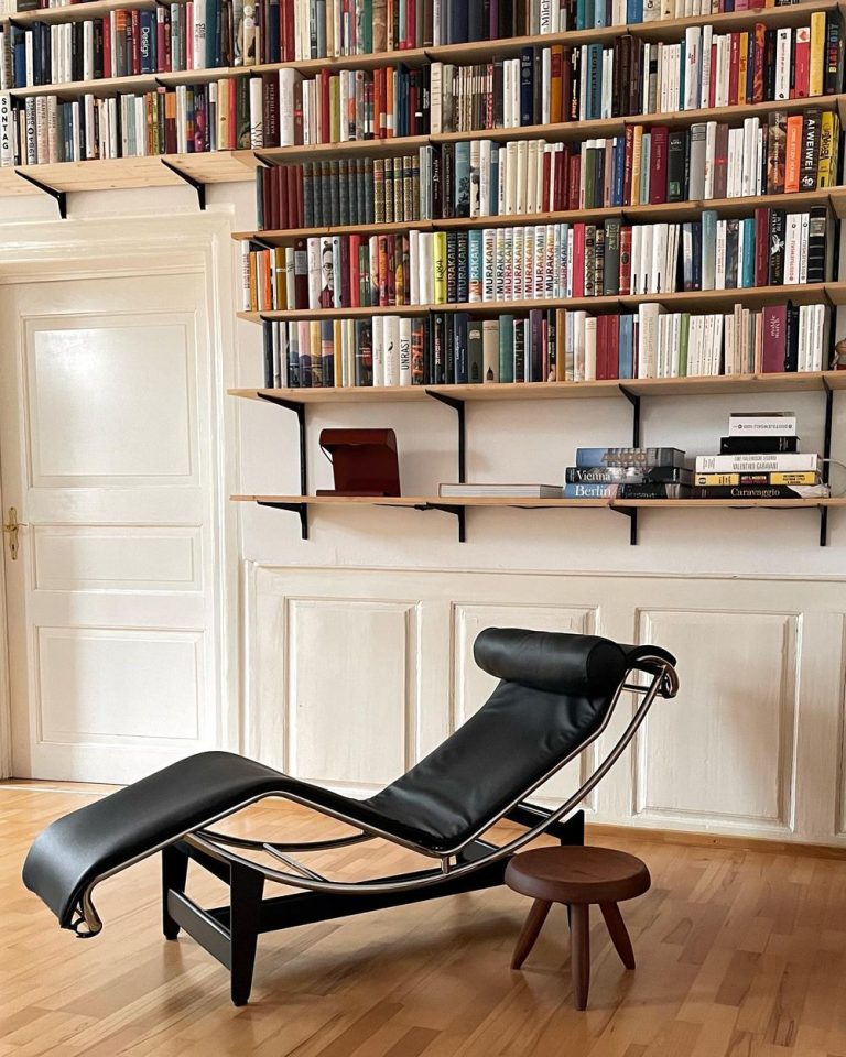 21 Iconic Mid-Century Modern Chair Designs