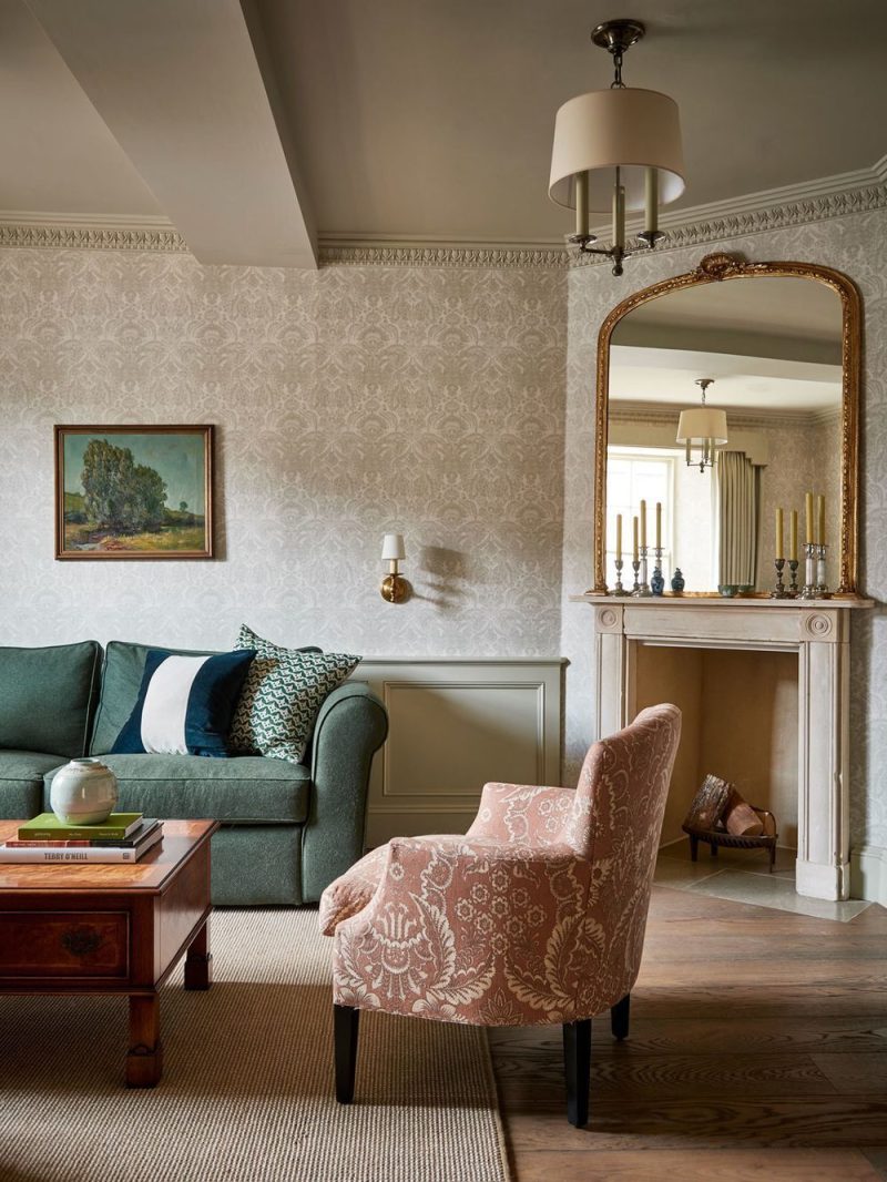 19 Traditional Living Room Decor Ideas with a Classic Design