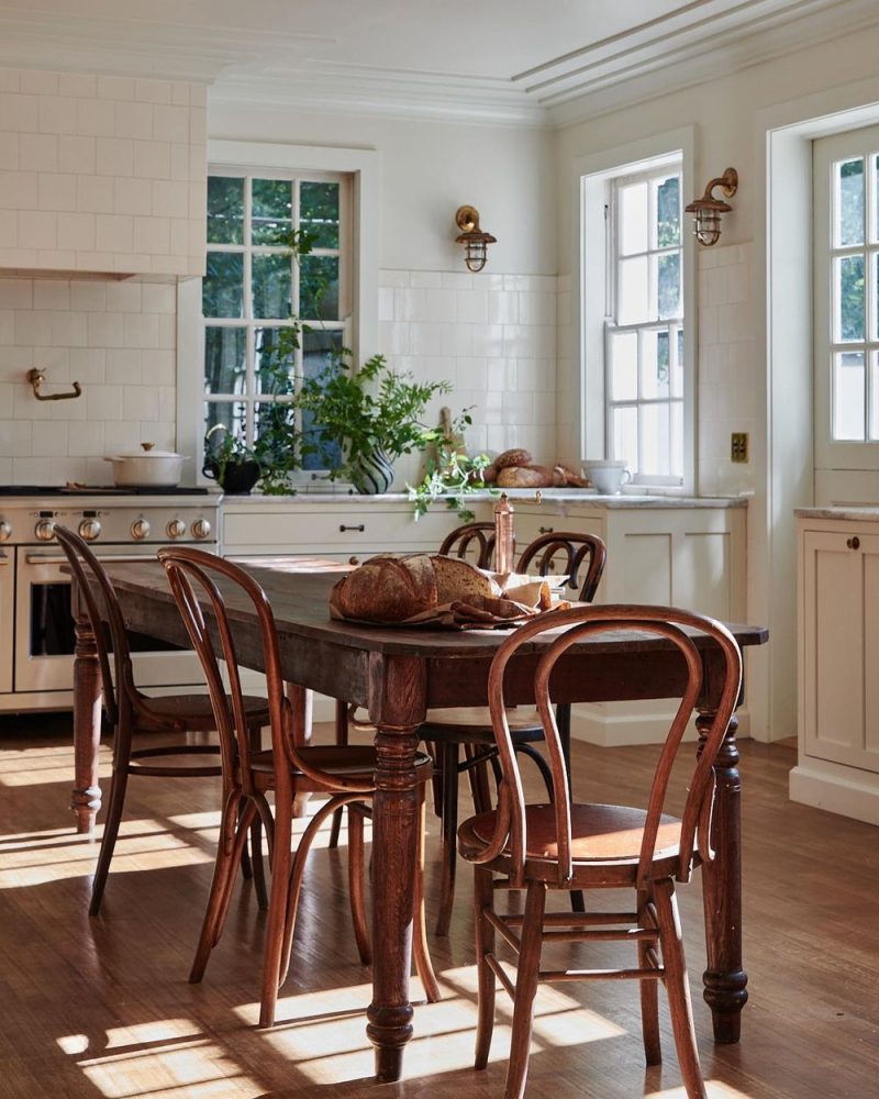 12 Must-See Traditional Kitchen Design Ideas