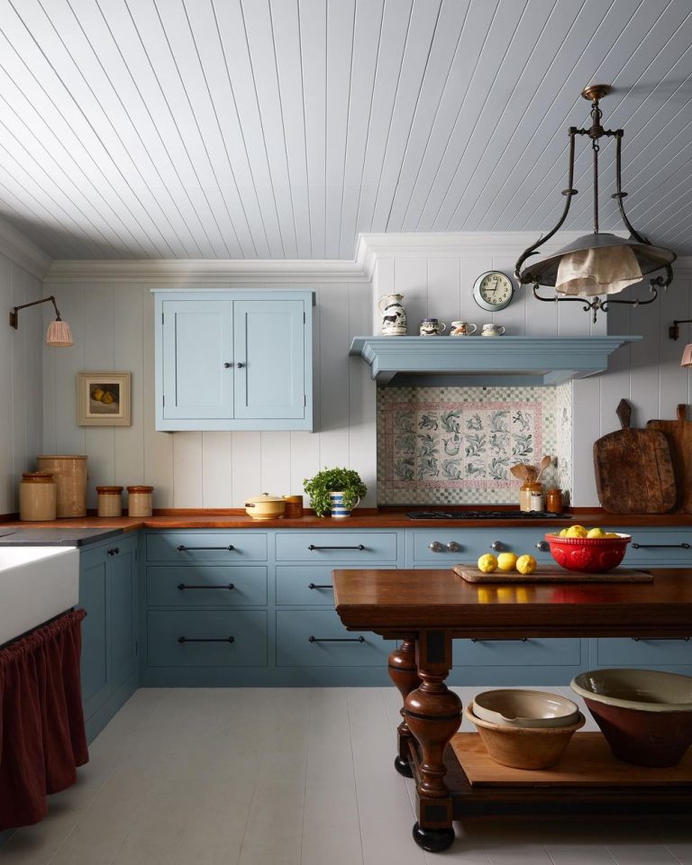 12 Must-See Traditional Kitchen Design Ideas