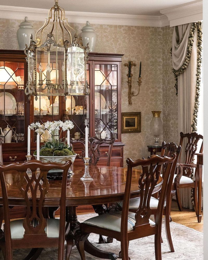10 Beautiful Traditional Dining Rooms