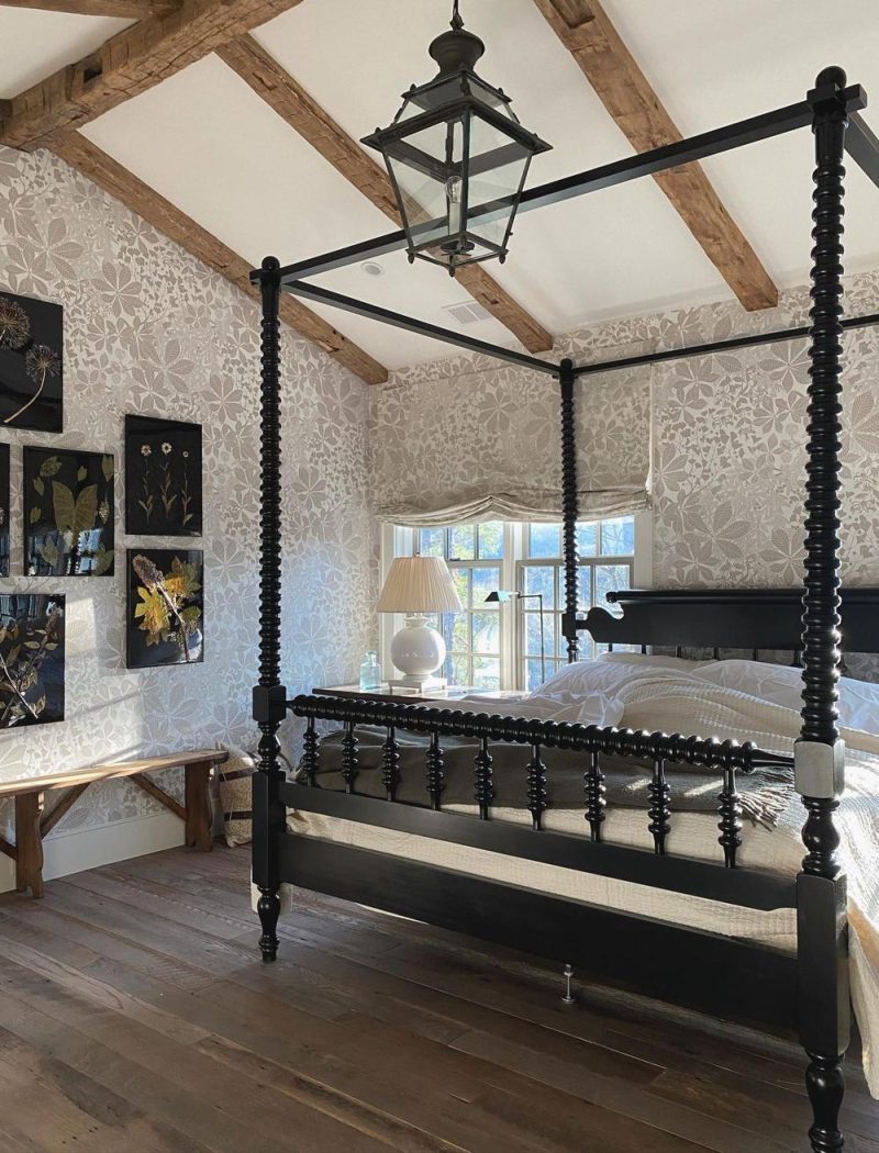 What are Canopy Beds Exactly?