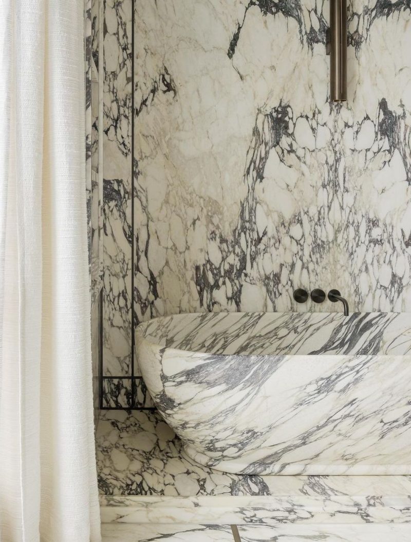 28 Stunning Marble Bathtub Design Ideas for Your Bathroom