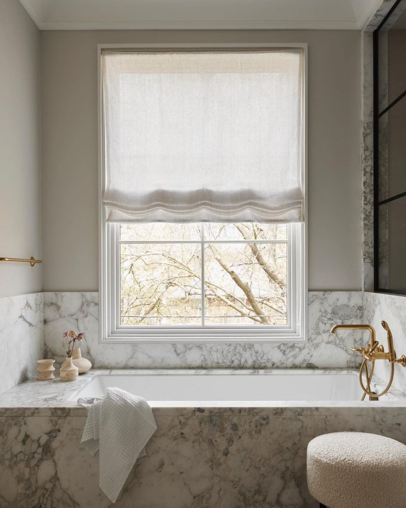 28 Stunning Marble Bathtub Design Ideas for Your Bathroom