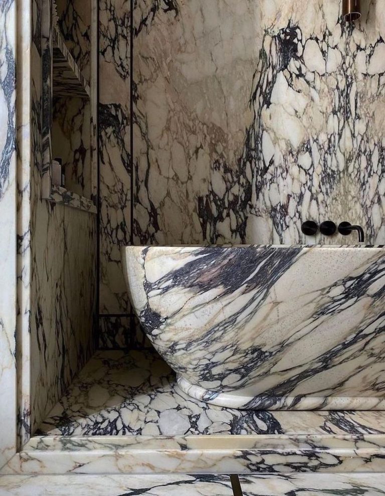 28 Stunning Marble Bathtub Design Ideas for Your Bathroom