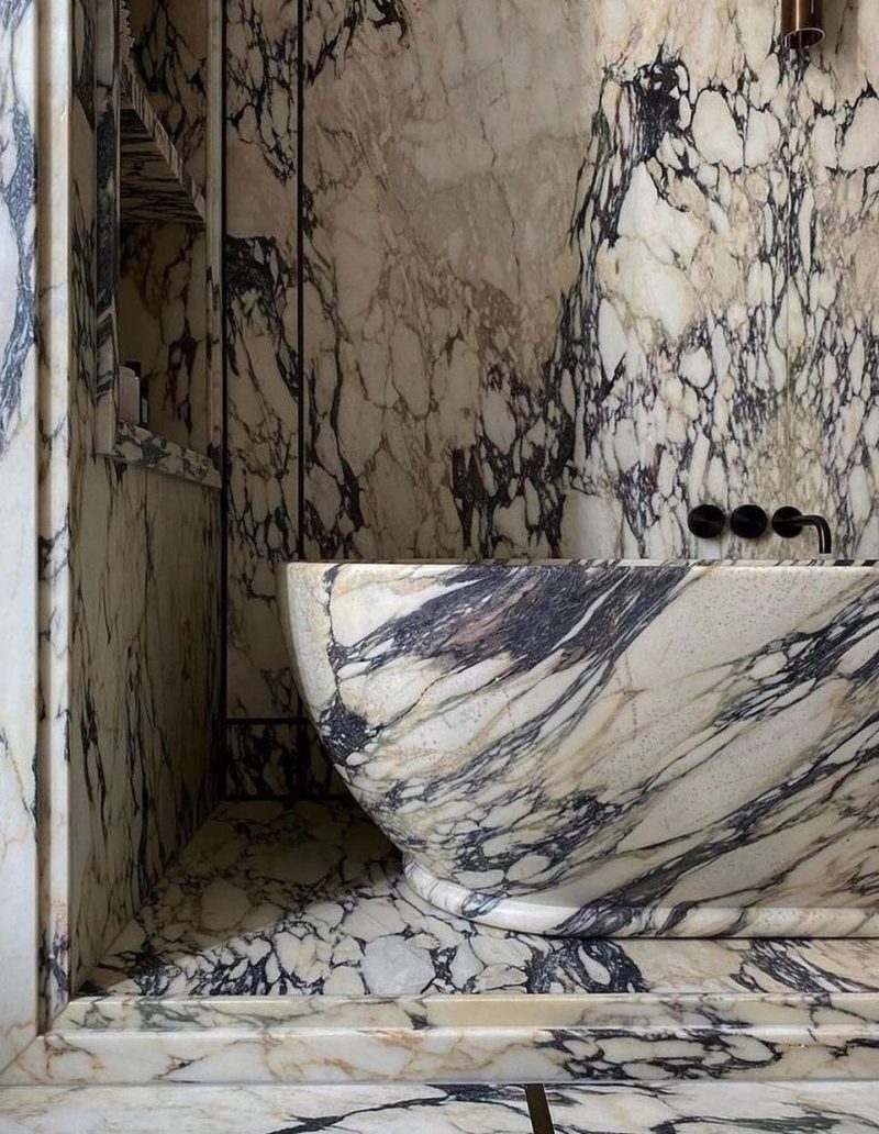 28 Stunning Marble Bathtub Design Ideas for Your Bathroom