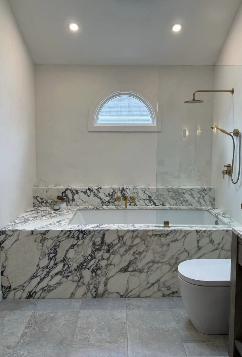 28 Stunning Marble Bathtub Design Ideas for Your Bathroom