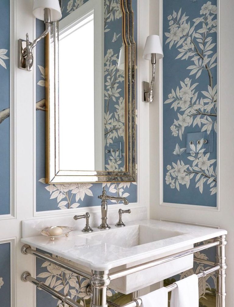 10 Gorgeous Bathroom Wallpaper Ideas that Liven Up the Space