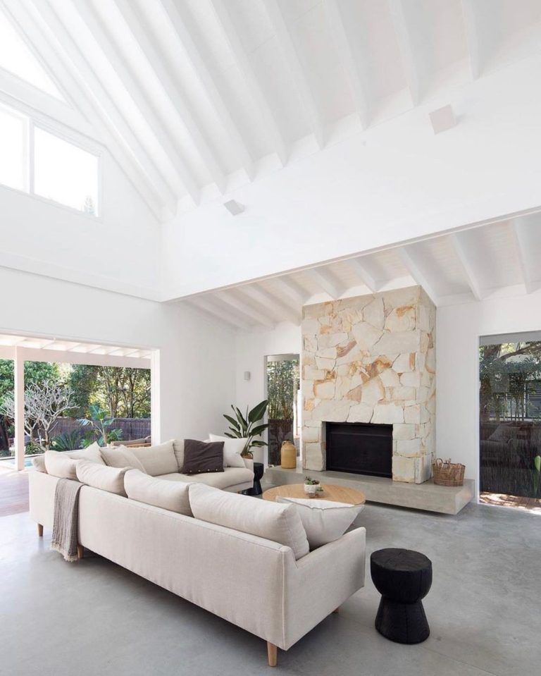 12 Coastal Ceiling Ideas for a Seaside Home