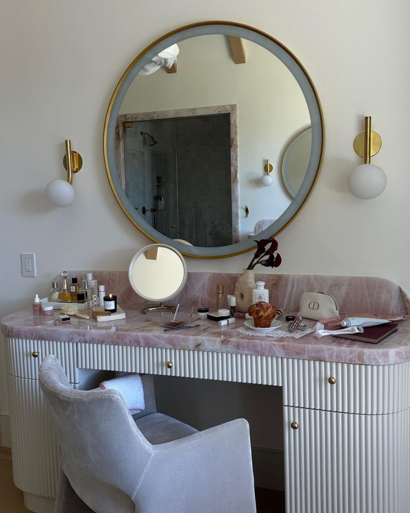 9 Dreamy Makeup Vanity Ideas to Get Ready Every Day