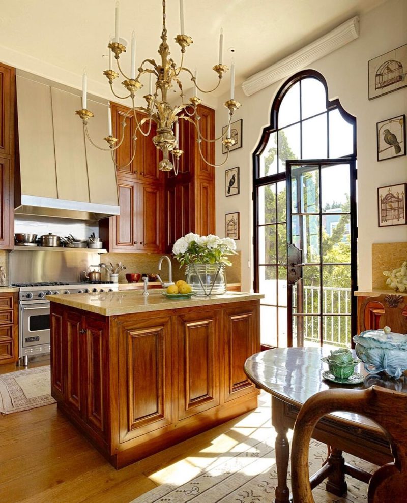 10 Spanish Style Kitchens with Beautiful Tiles