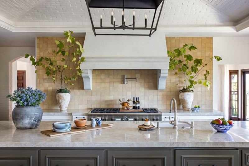 10 Spanish Style Kitchens with Beautiful Tiles