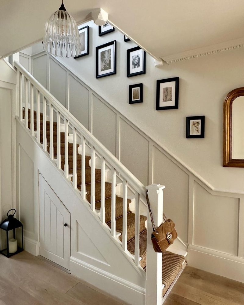 15 Traditional Staircase Design Ideas (+ How to Decorate Them)