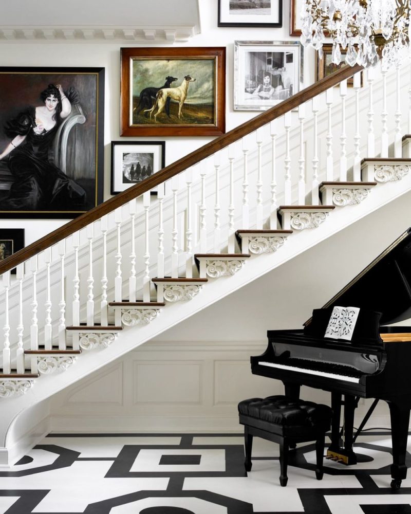 15 Traditional Staircase Design Ideas (+ How to Decorate Them)